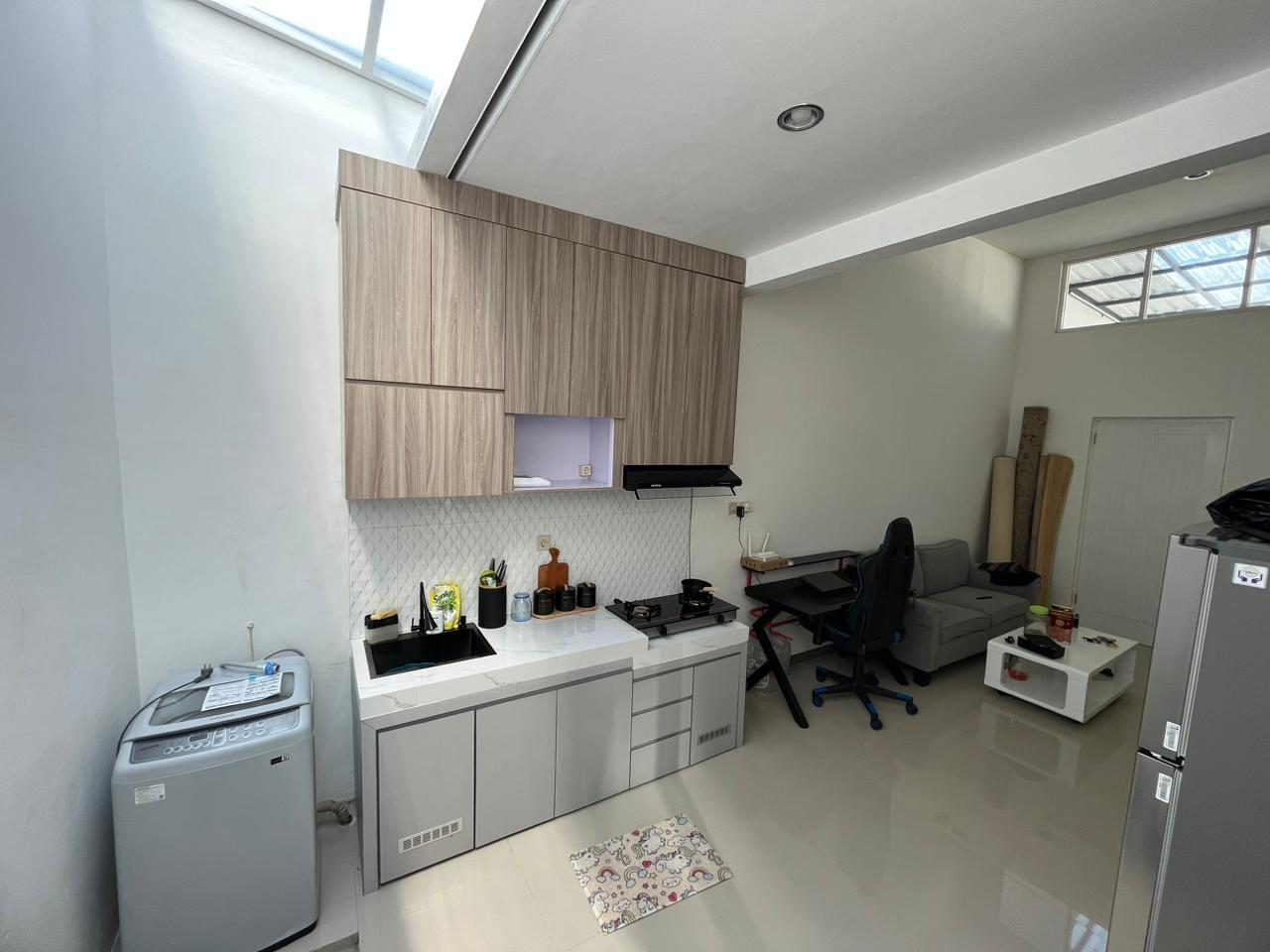 Album Kitchen set multiplek finish HPL dari EMPAT KAKI INTERIOR